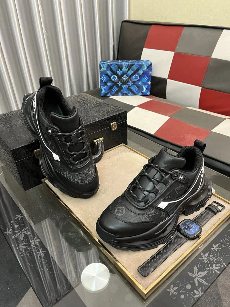 Top mirror Louis Vuitton Low Shoes