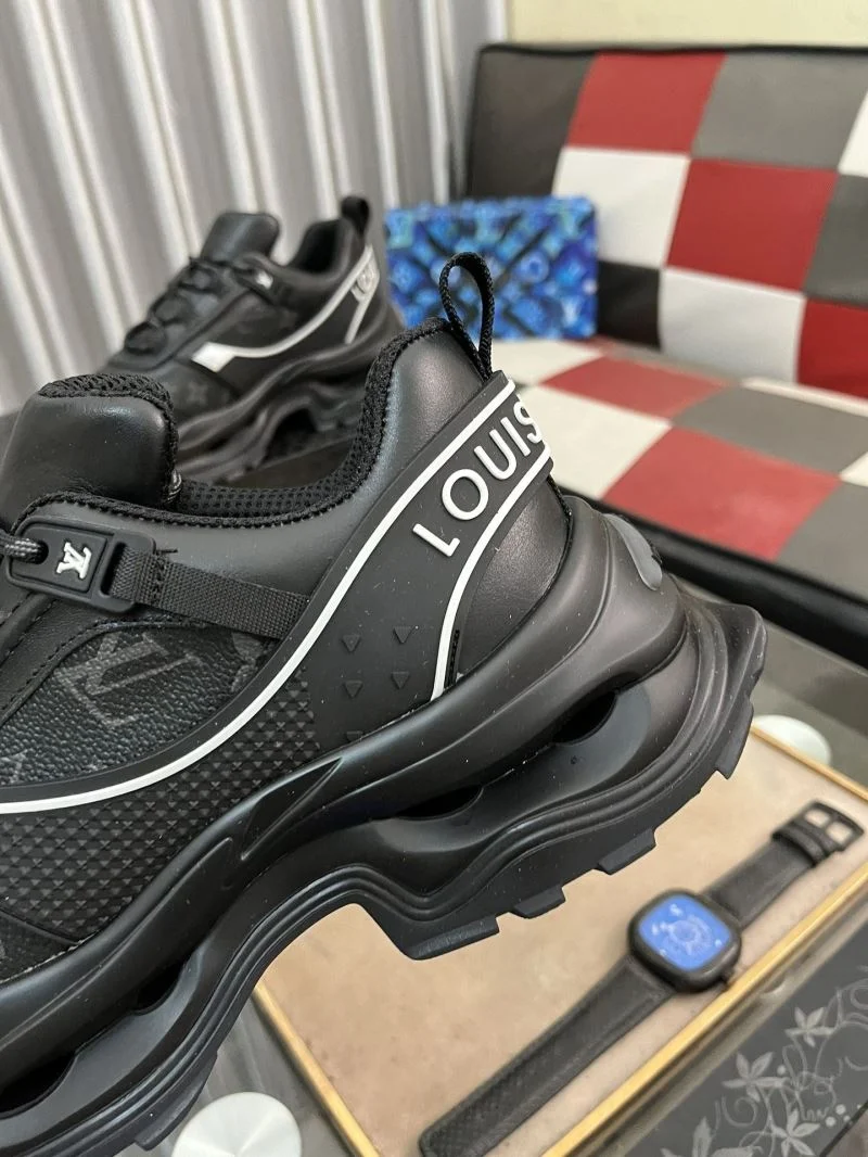Top mirror Louis Vuitton Low Shoes