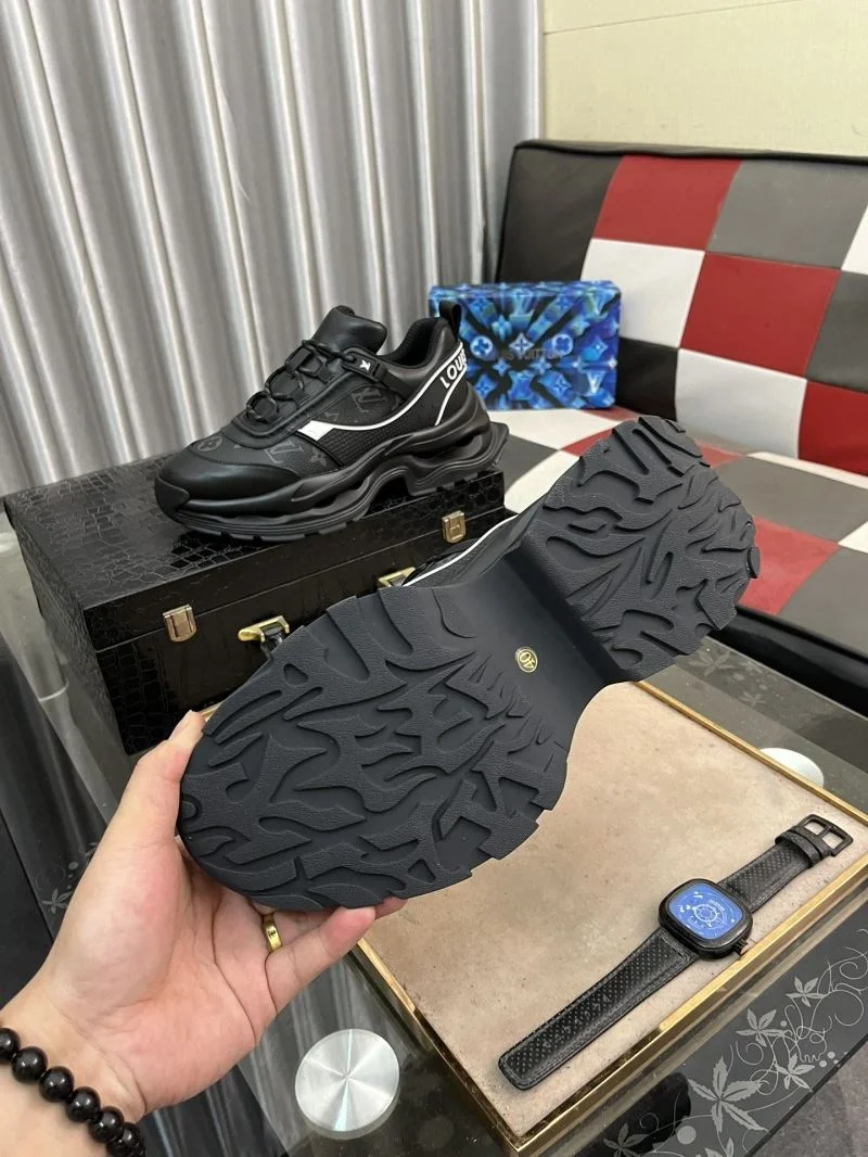 Top mirror Louis Vuitton Low Shoes