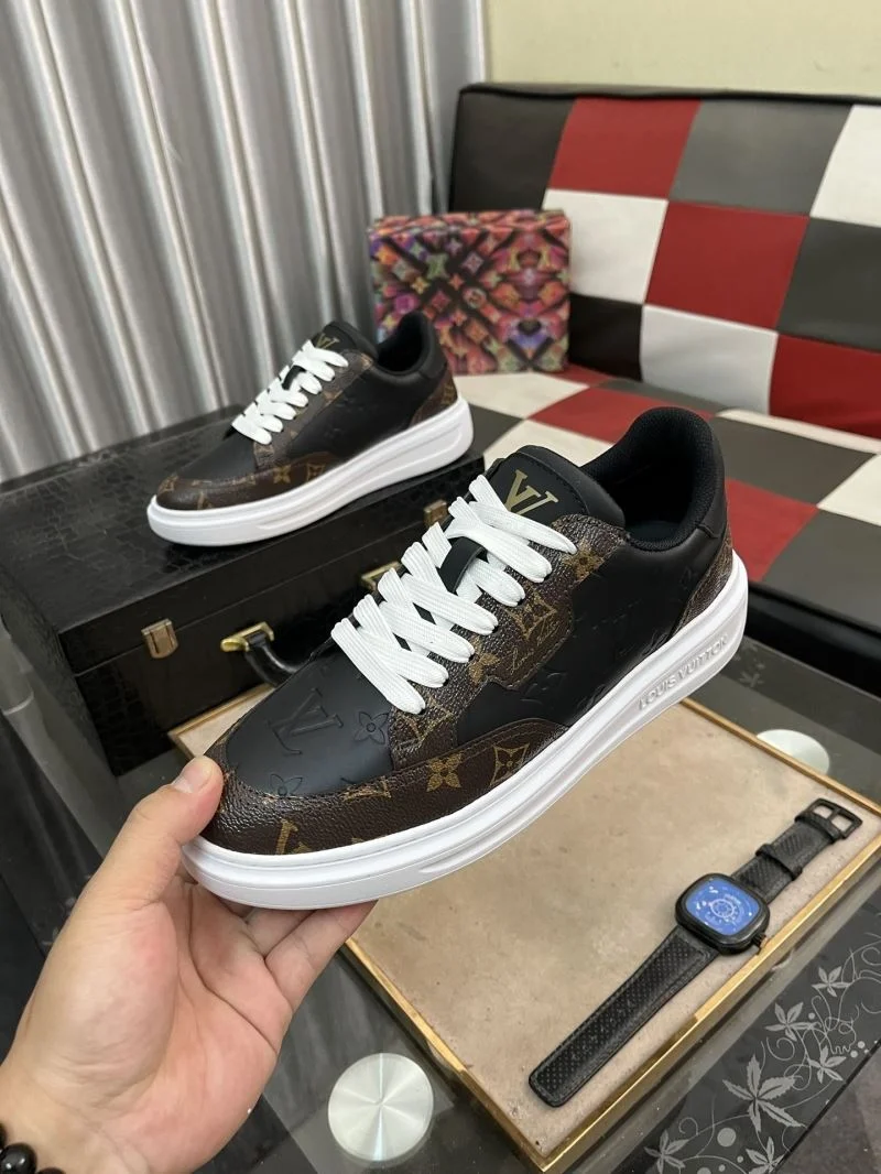 Exact replica Louis Vuitton Low Shoes