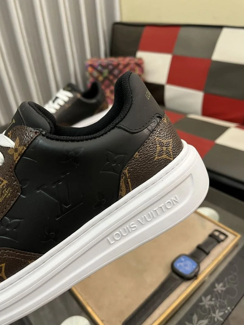 Exact replica Louis Vuitton Low Shoes
