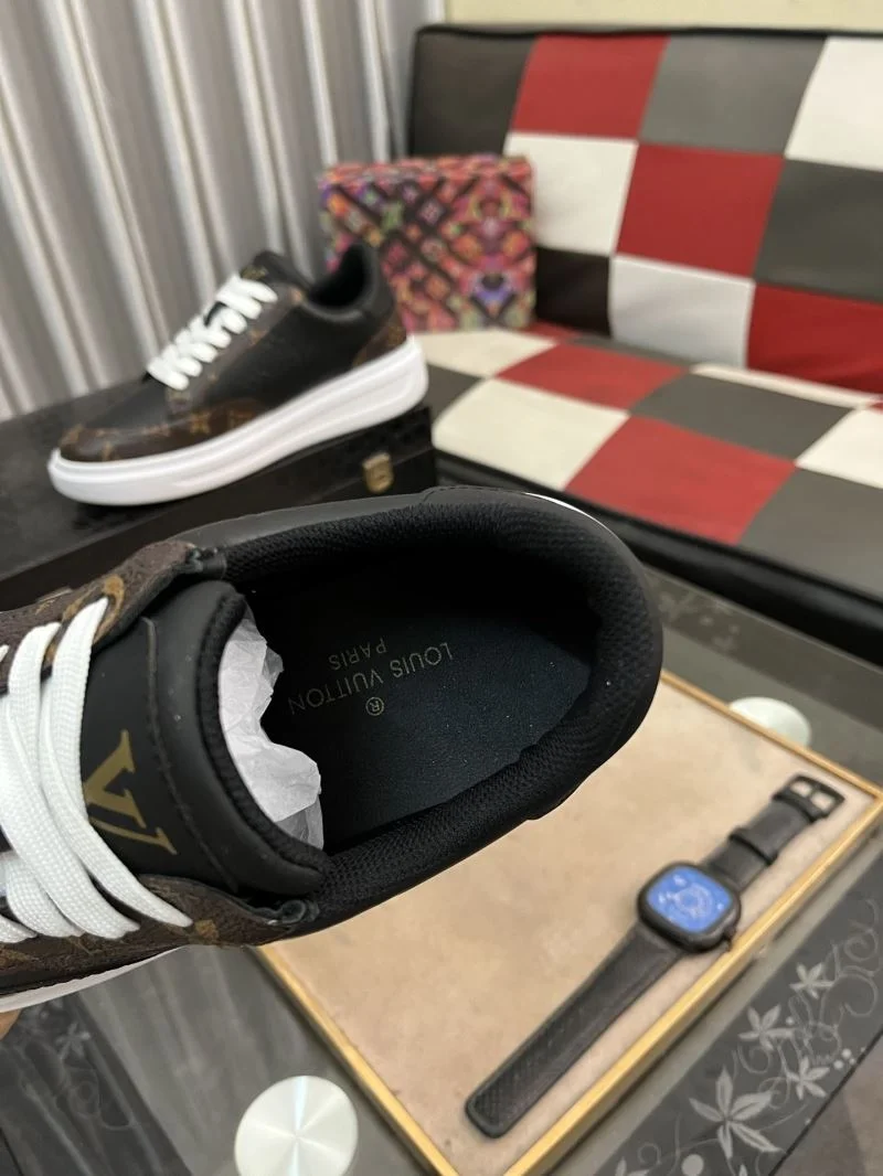 Exact replica Louis Vuitton Low Shoes