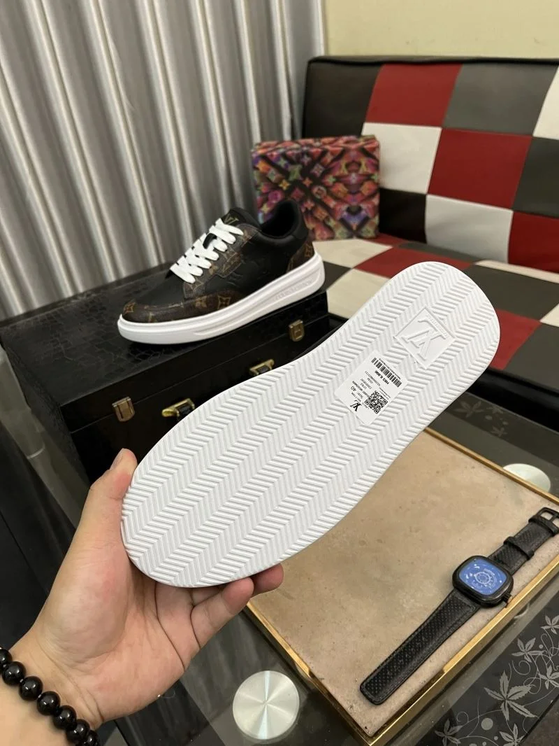 Exact replica Louis Vuitton Low Shoes