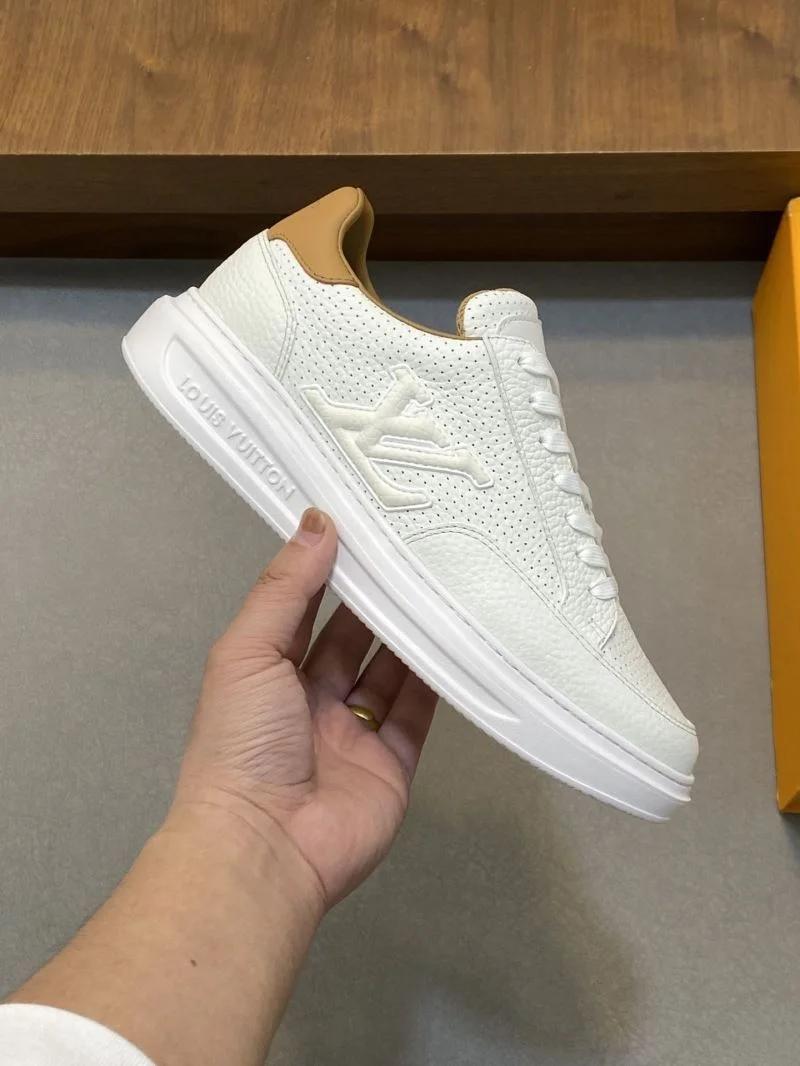 Accurate model Louis Vuitton Low Shoes