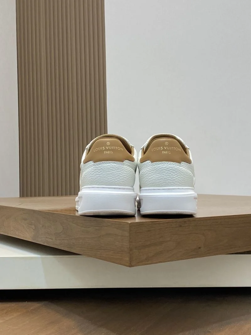 Accurate model Louis Vuitton Low Shoes