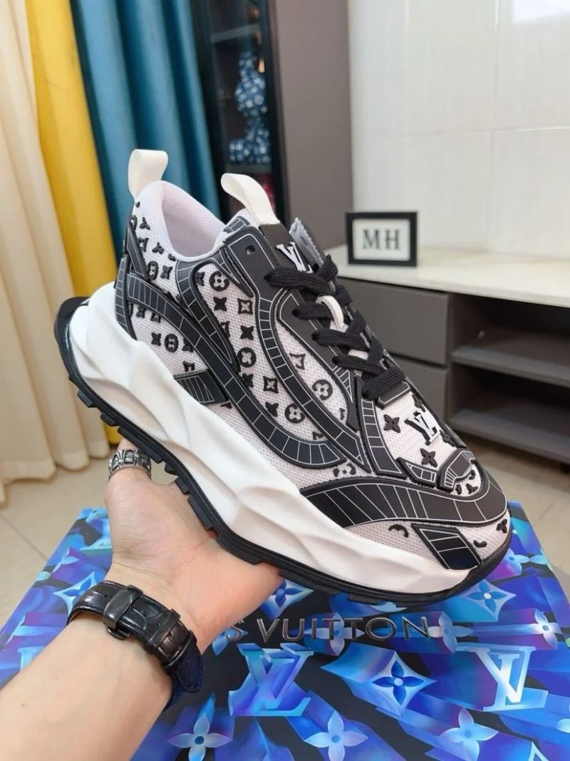 Perfect replica Louis Vuitton Low Shoes