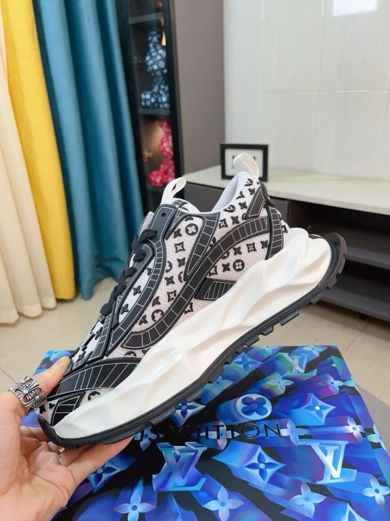 Perfect replica Louis Vuitton Low Shoes