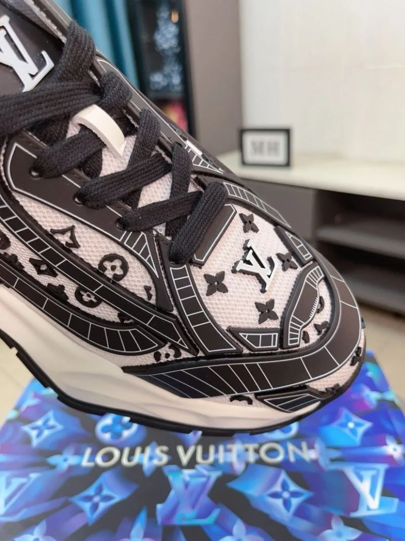 Perfect replica Louis Vuitton Low Shoes