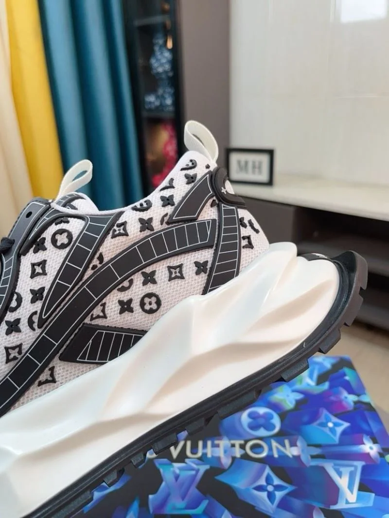 Perfect replica Louis Vuitton Low Shoes