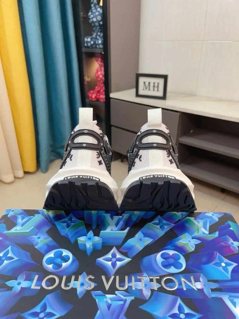 Perfect replica Louis Vuitton Low Shoes