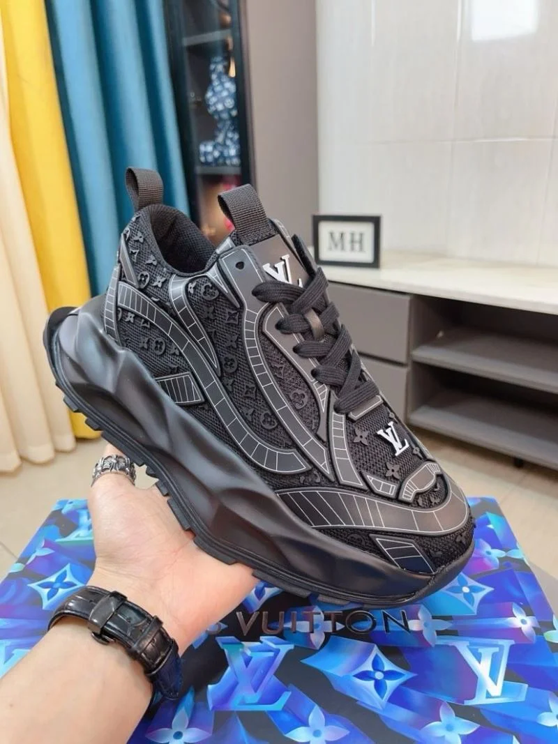 Exact replica Louis Vuitton Low Shoes