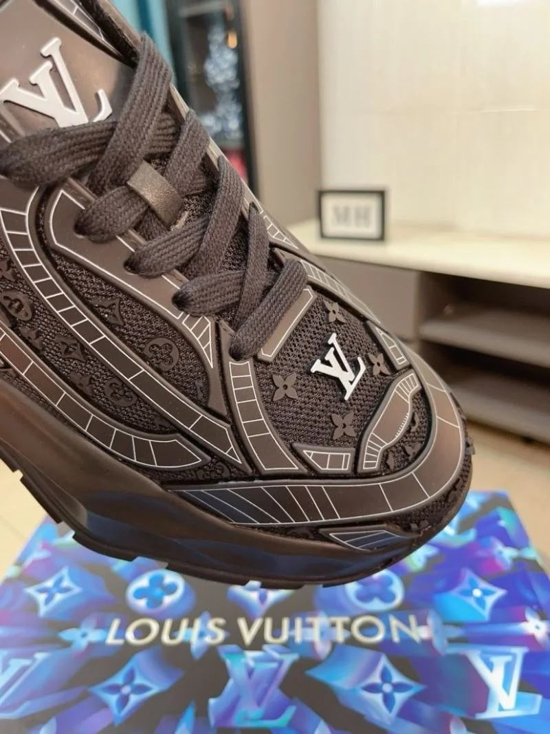 Exact replica Louis Vuitton Low Shoes