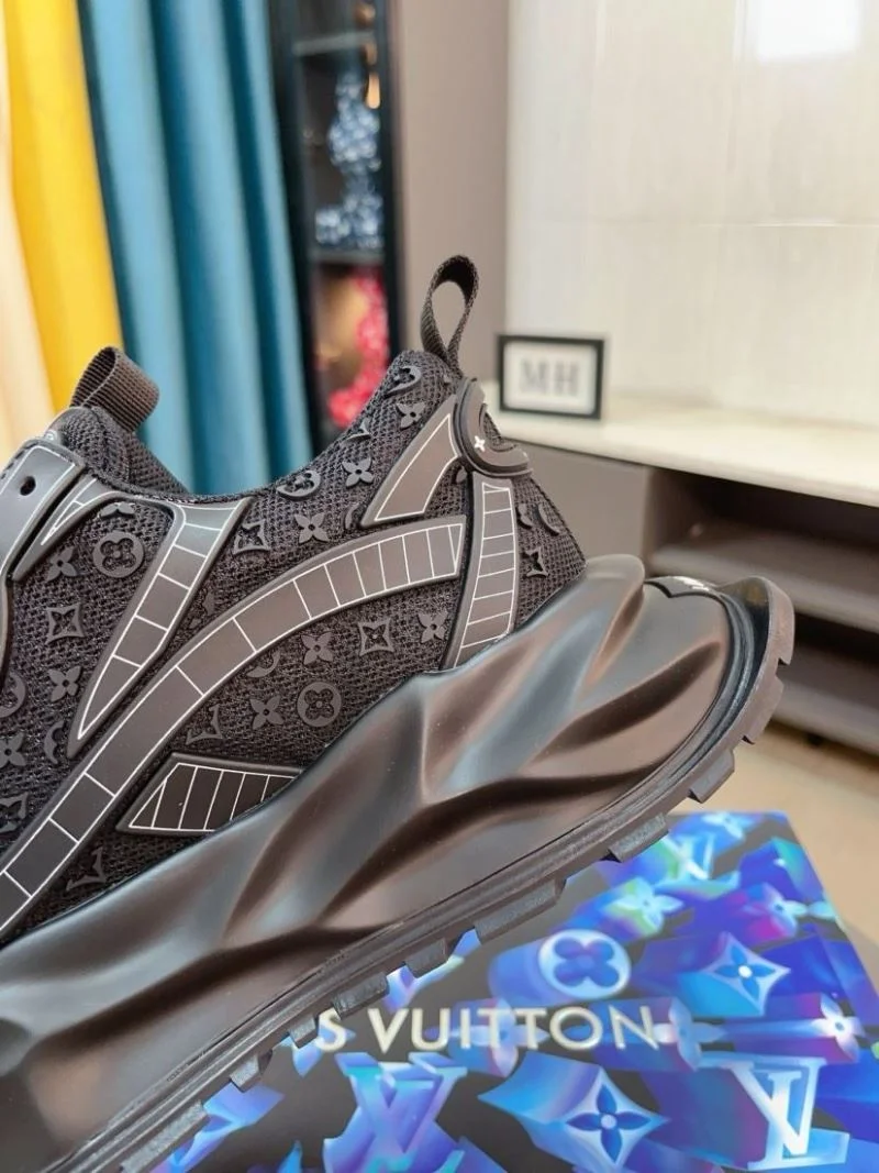 Exact replica Louis Vuitton Low Shoes