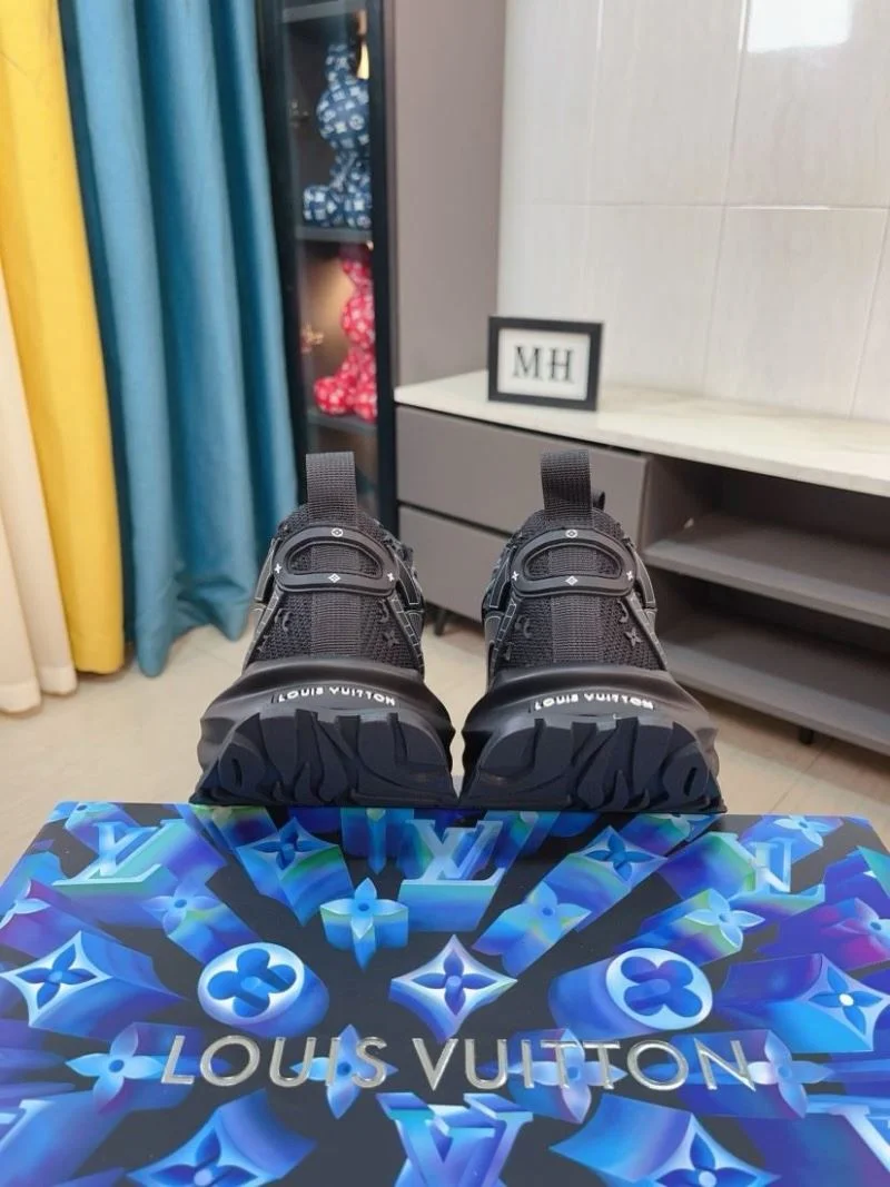 Exact replica Louis Vuitton Low Shoes