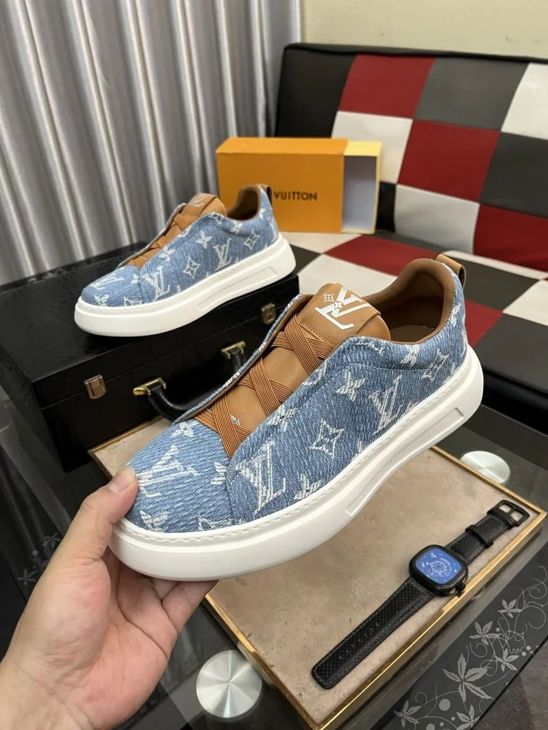 Exact replica Louis Vuitton Low Shoes