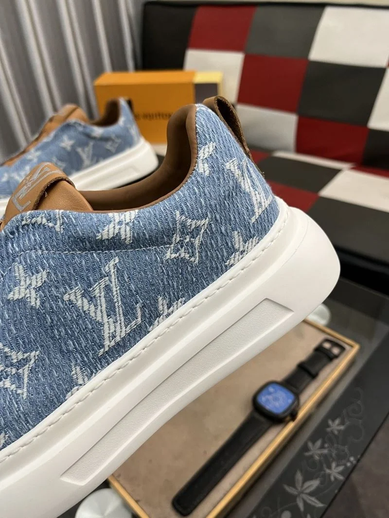 Exact replica Louis Vuitton Low Shoes