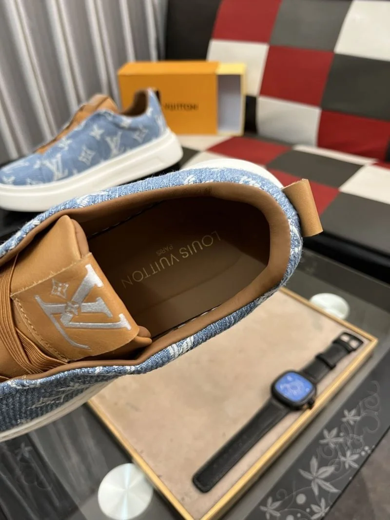 Exact replica Louis Vuitton Low Shoes