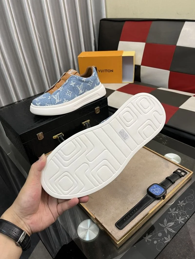 Exact replica Louis Vuitton Low Shoes