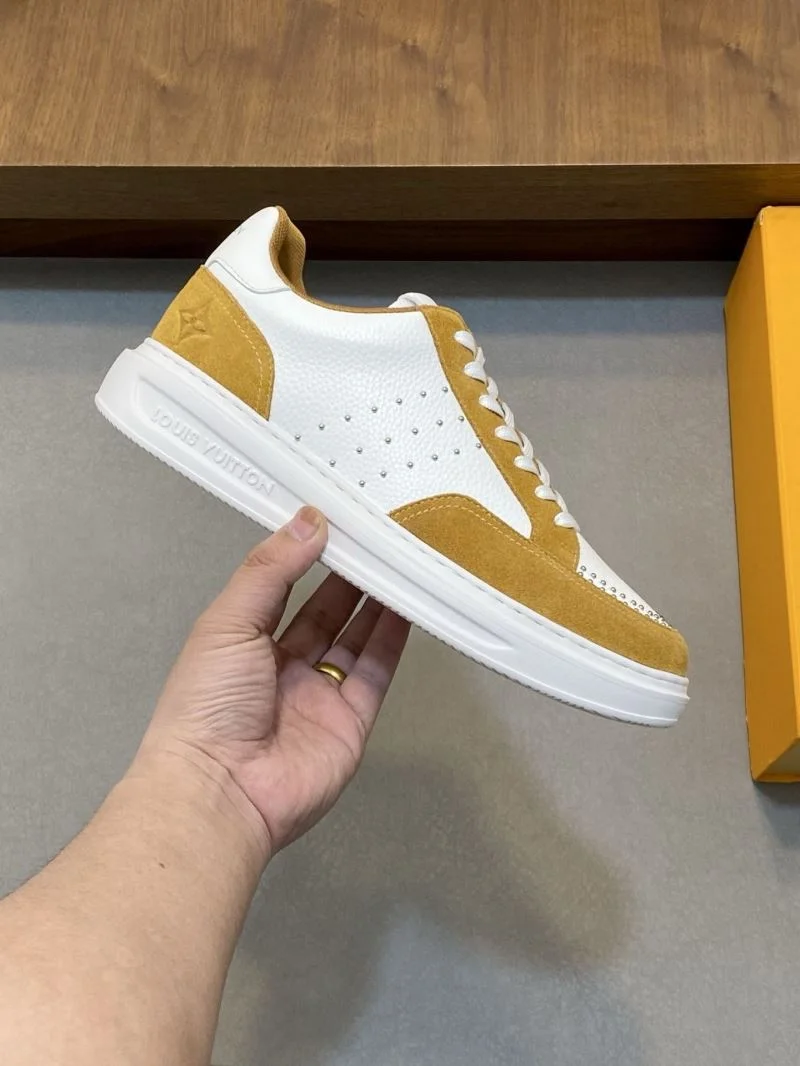 Accurate model Louis Vuitton Low Shoes