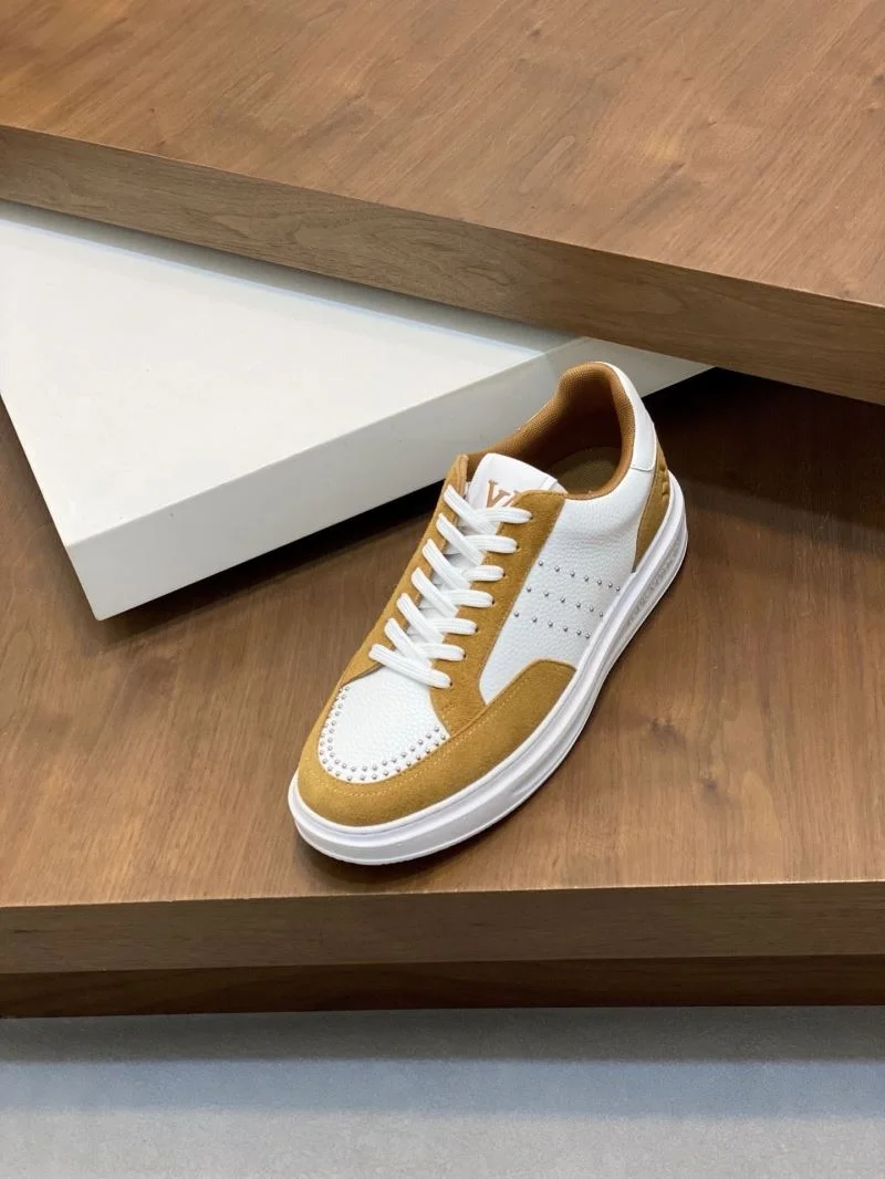 Accurate model Louis Vuitton Low Shoes