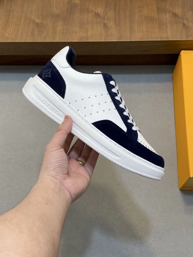 Exact replica Louis Vuitton Low Shoes