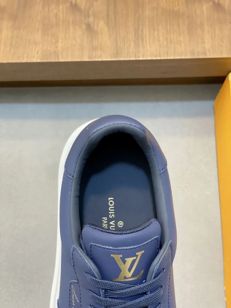 Exact replica Louis Vuitton Low Shoes