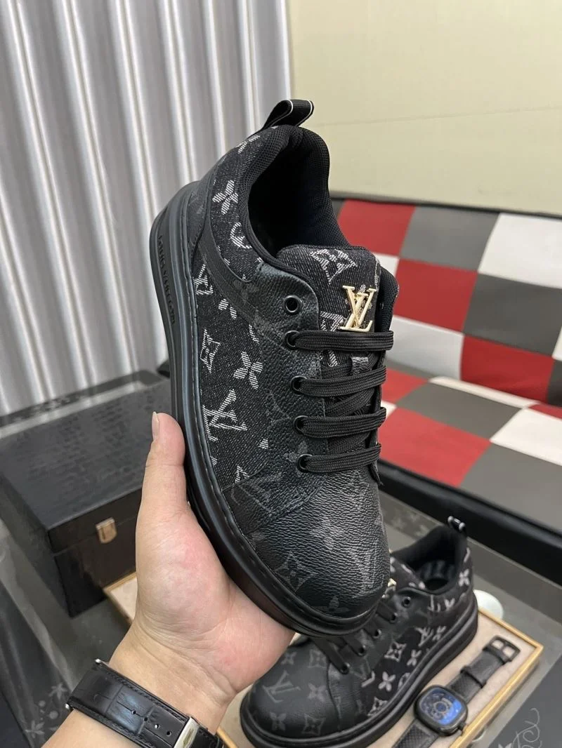 Exact replica Louis Vuitton Low Shoes