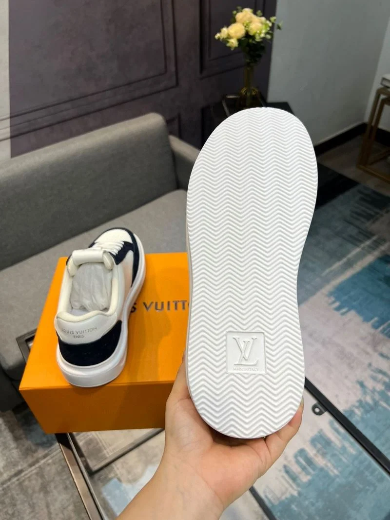 Exact replica Louis Vuitton Low Shoes