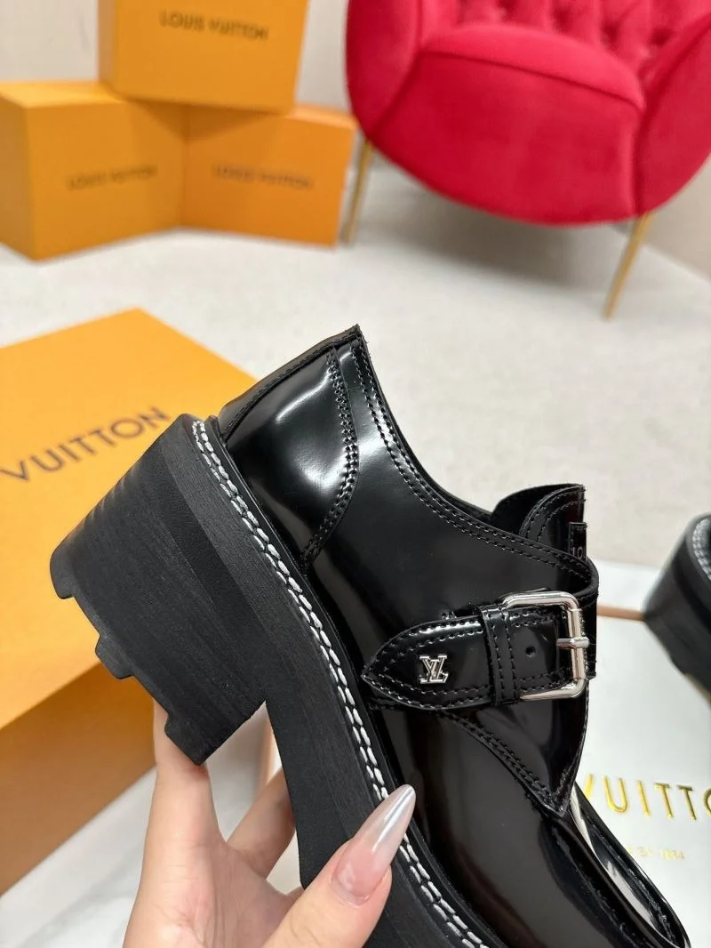 Original Louis Vuitton Low Shoes