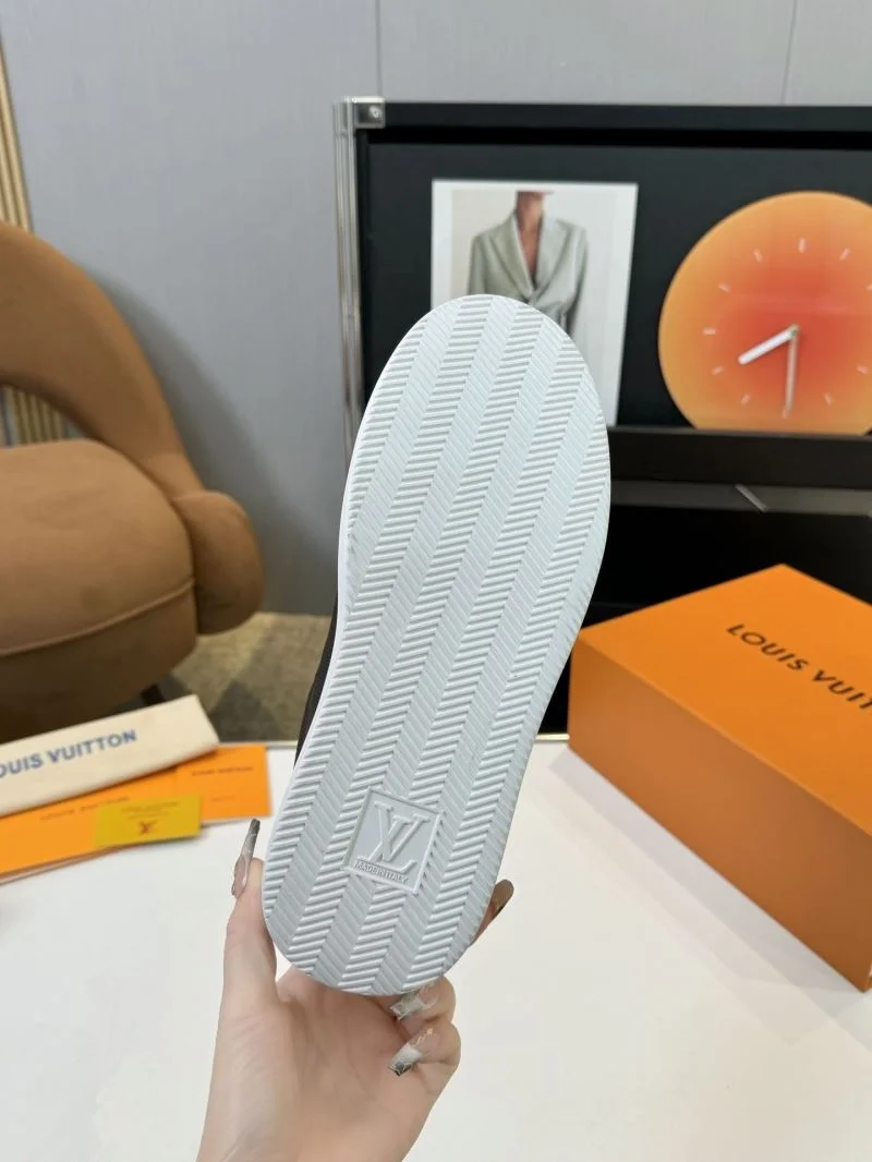 Bargain Louis Vuitton Low Shoes