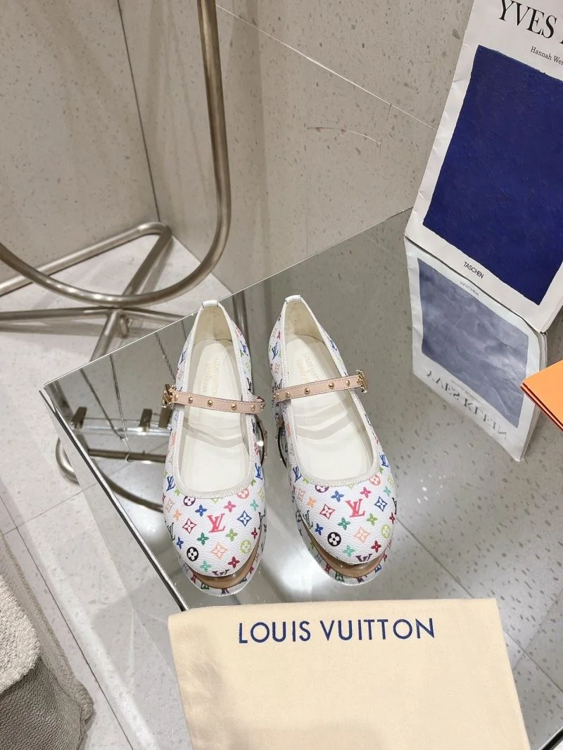 Louis Vuitton Low Shoes