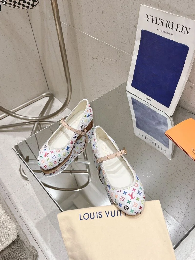 Top match Louis Vuitton Low Shoes