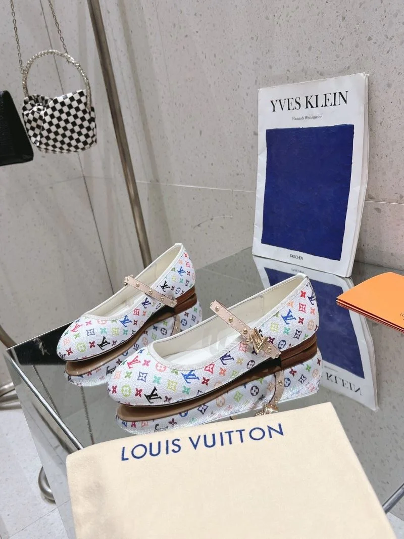 Top match Louis Vuitton Low Shoes