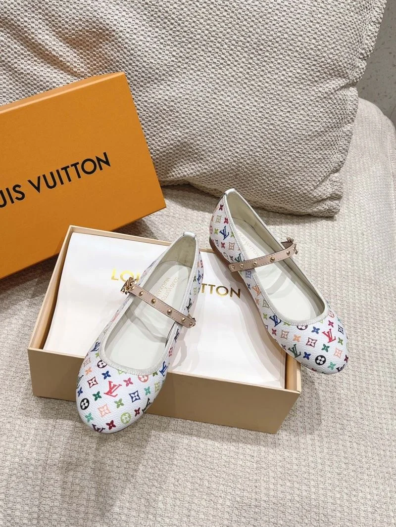 Top match Louis Vuitton Low Shoes