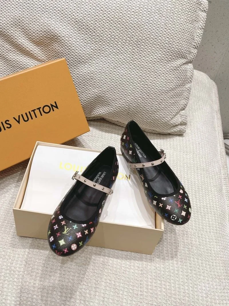 Precise copy Louis Vuitton Low Shoes