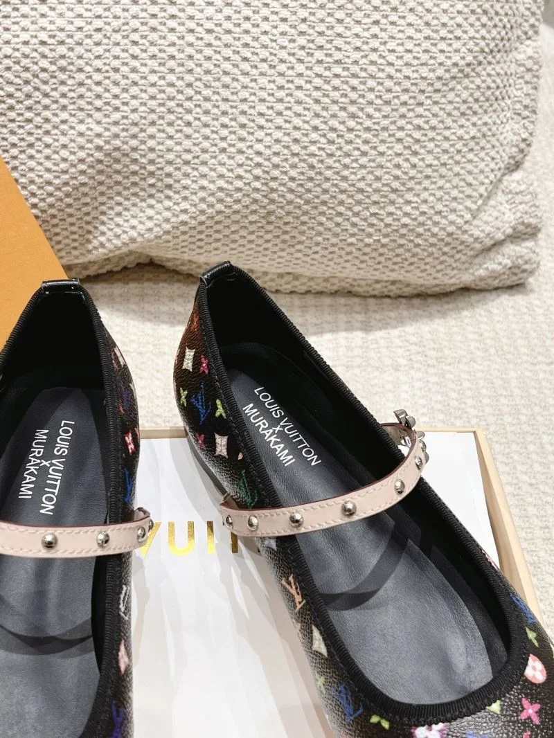 Precise copy Louis Vuitton Low Shoes