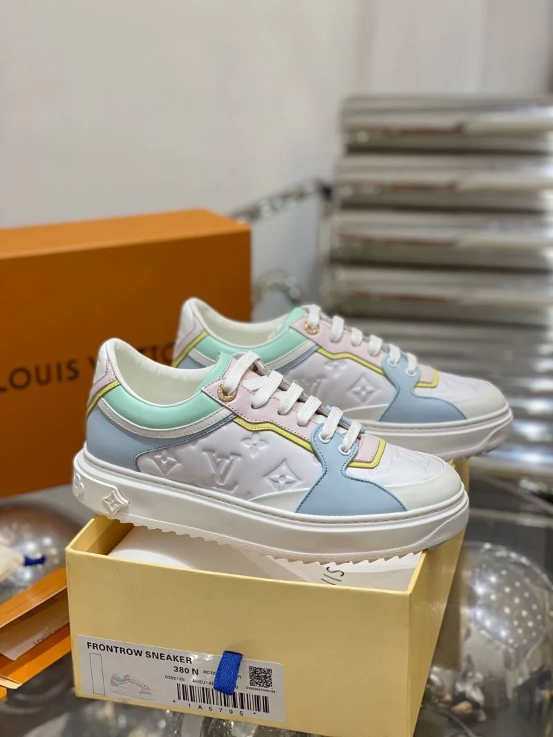 Top mirror Louis Vuitton Low Shoes