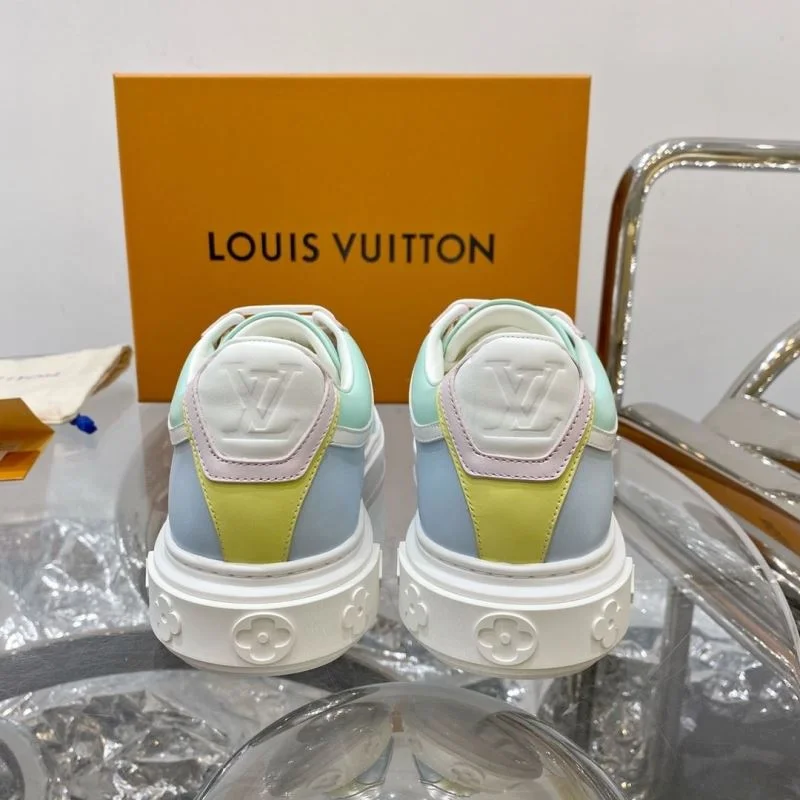 Top mirror Louis Vuitton Low Shoes