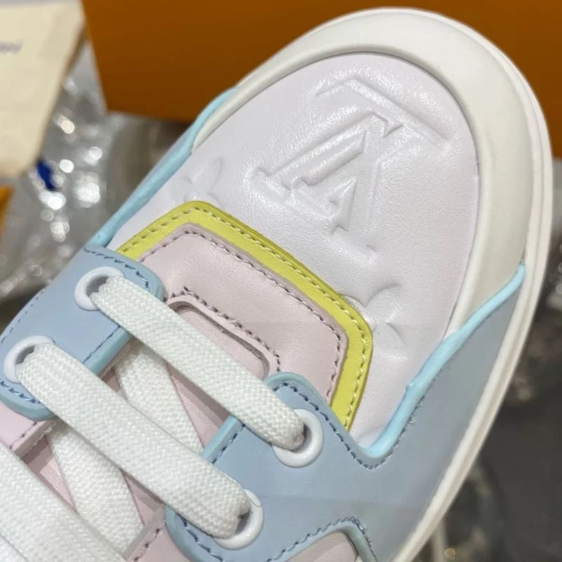 Top mirror Louis Vuitton Low Shoes