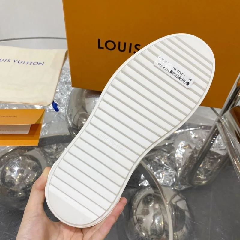 Top mirror Louis Vuitton Low Shoes