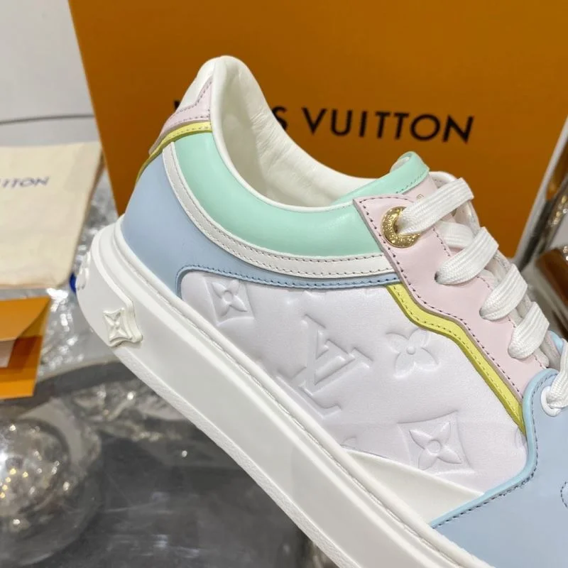 Top mirror Louis Vuitton Low Shoes