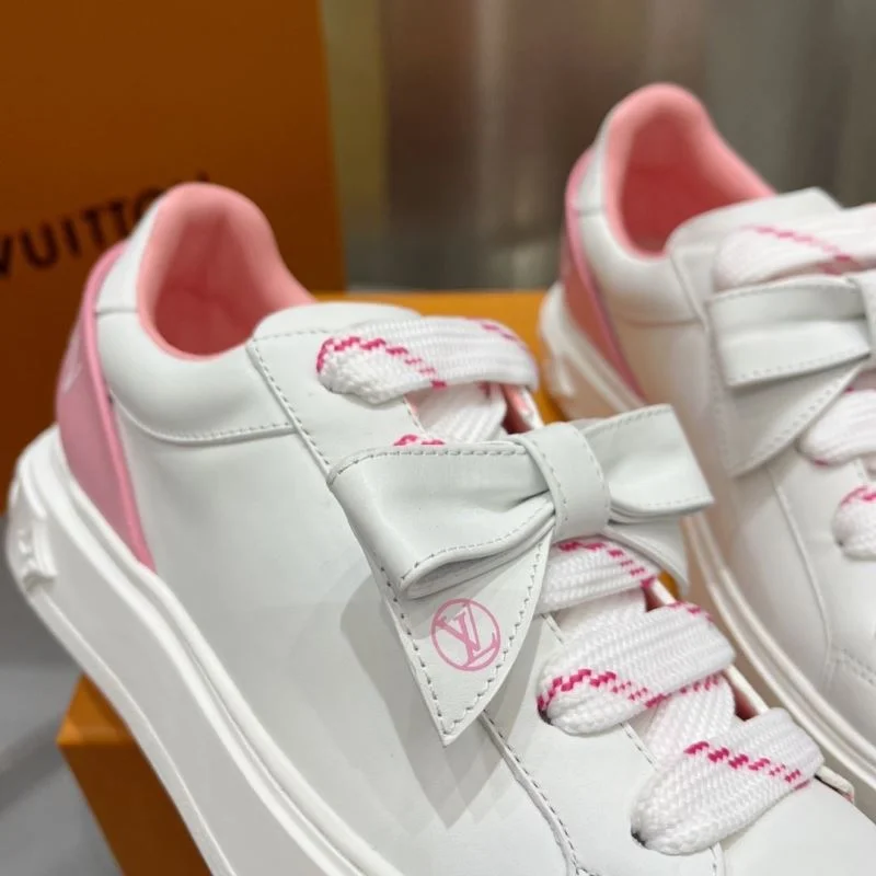Top mirror Louis Vuitton Low Shoes
