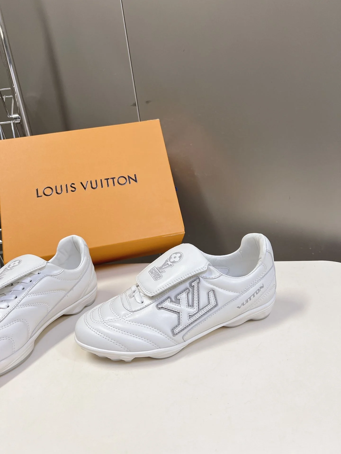Original Louis Vuitton Low Shoes