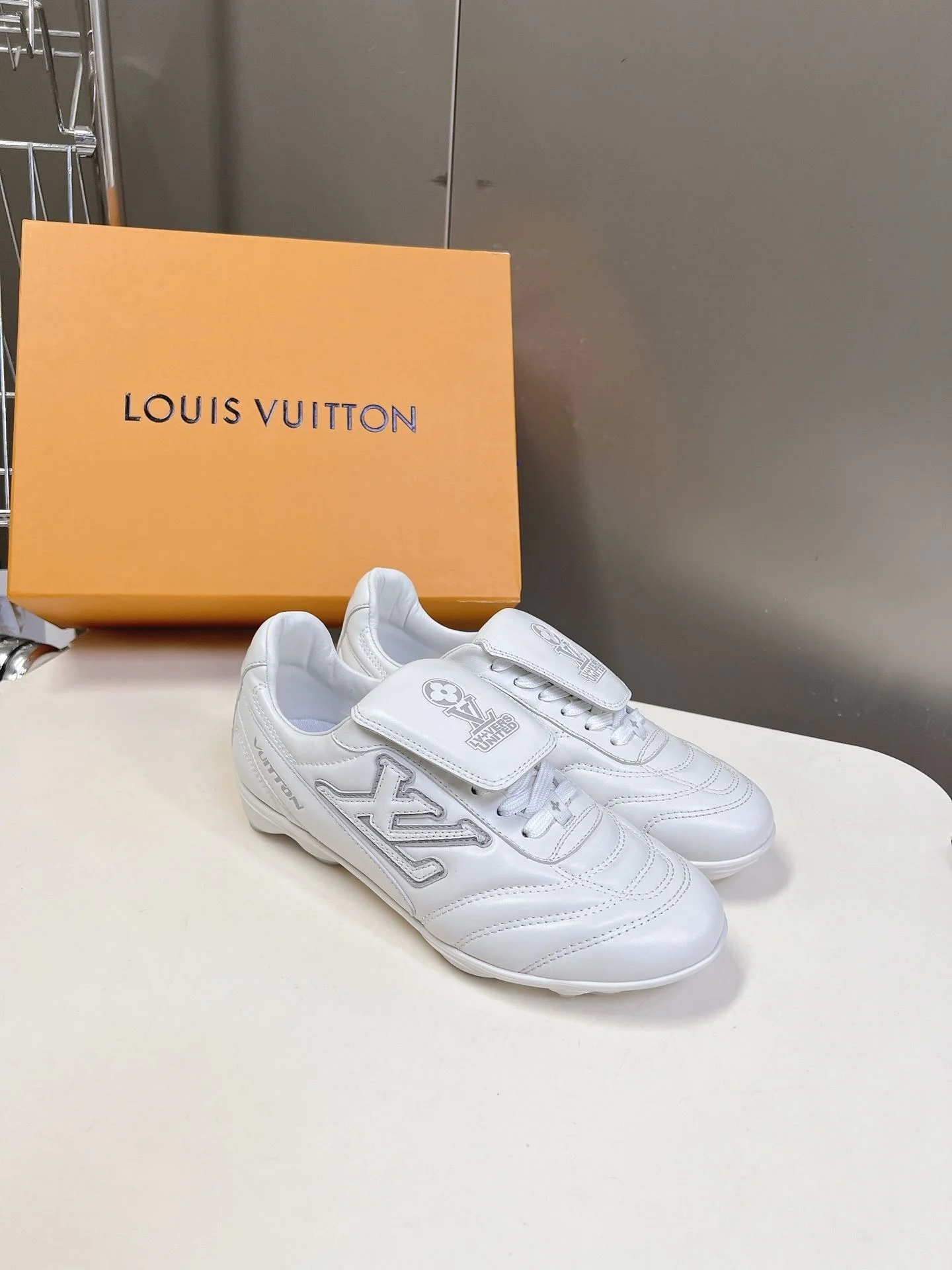 Original Louis Vuitton Low Shoes