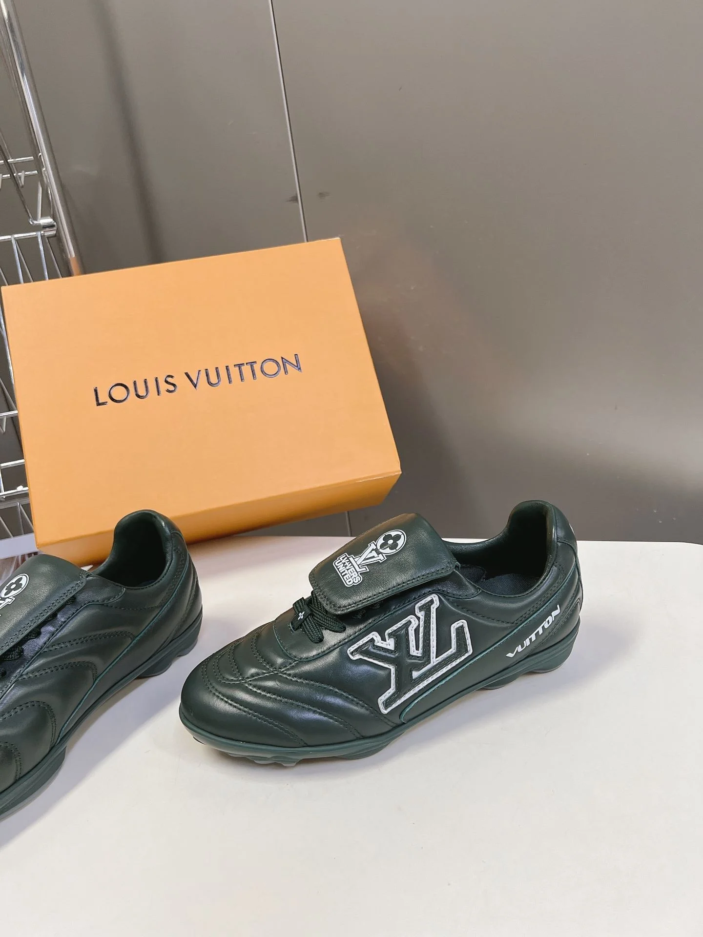Economical Louis Vuitton Low Shoes