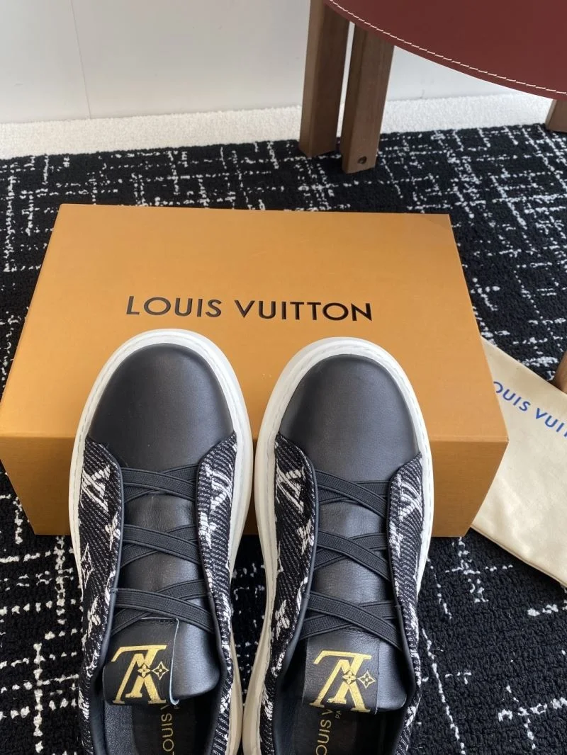 Perfect replica Louis Vuitton Low Shoes