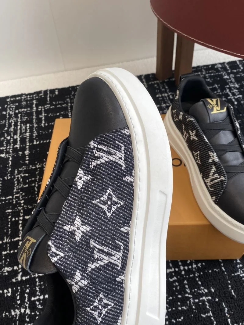Perfect replica Louis Vuitton Low Shoes