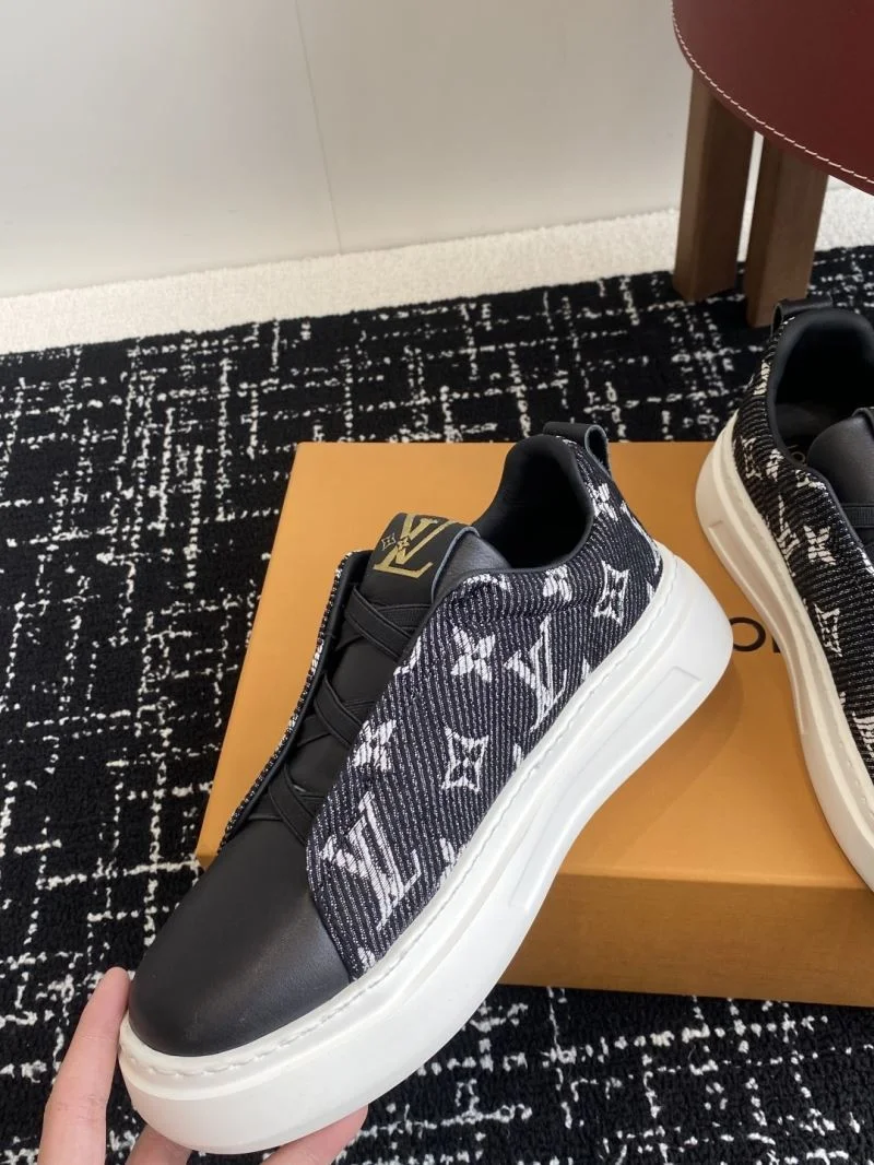 Perfect replica Louis Vuitton Low Shoes