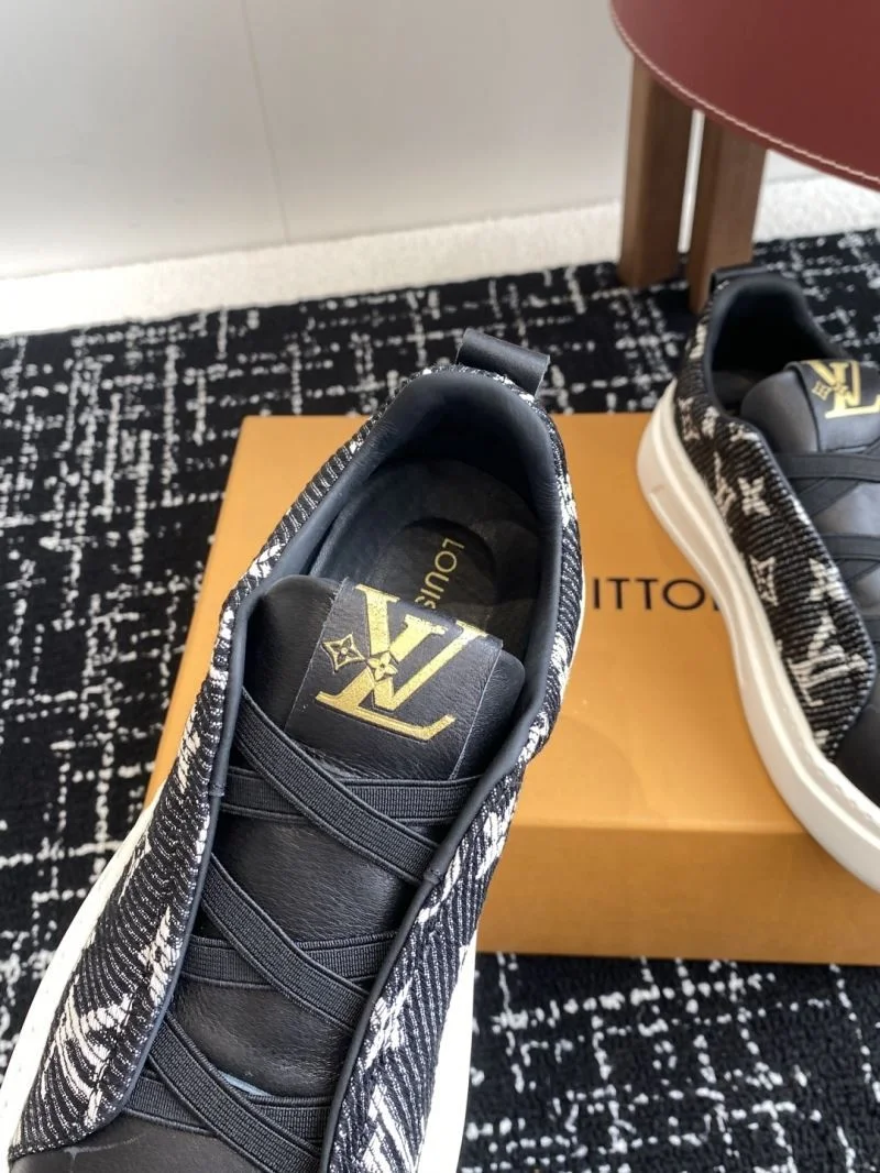 Perfect replica Louis Vuitton Low Shoes
