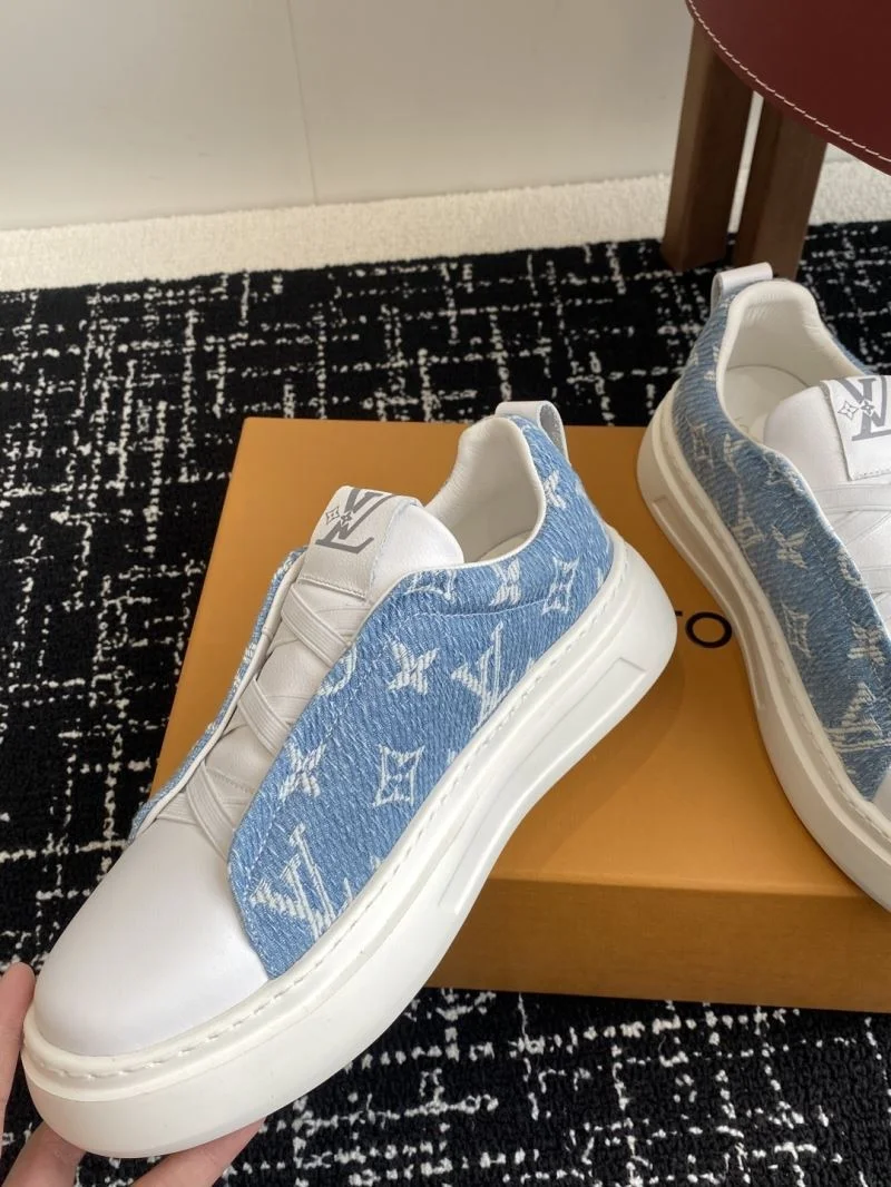 Exact replica Louis Vuitton Low Shoes